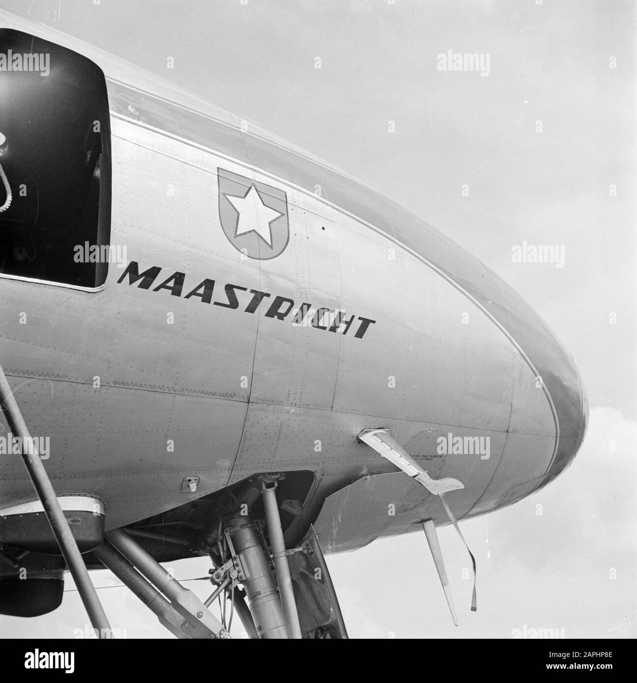 Corporate style and emblems KLM Description: The name lettering of the ...