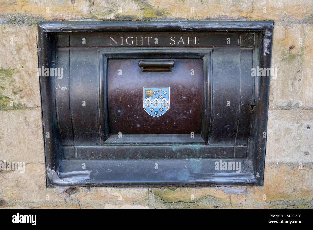 Old safe bank hi-res stock photography and images - Alamy