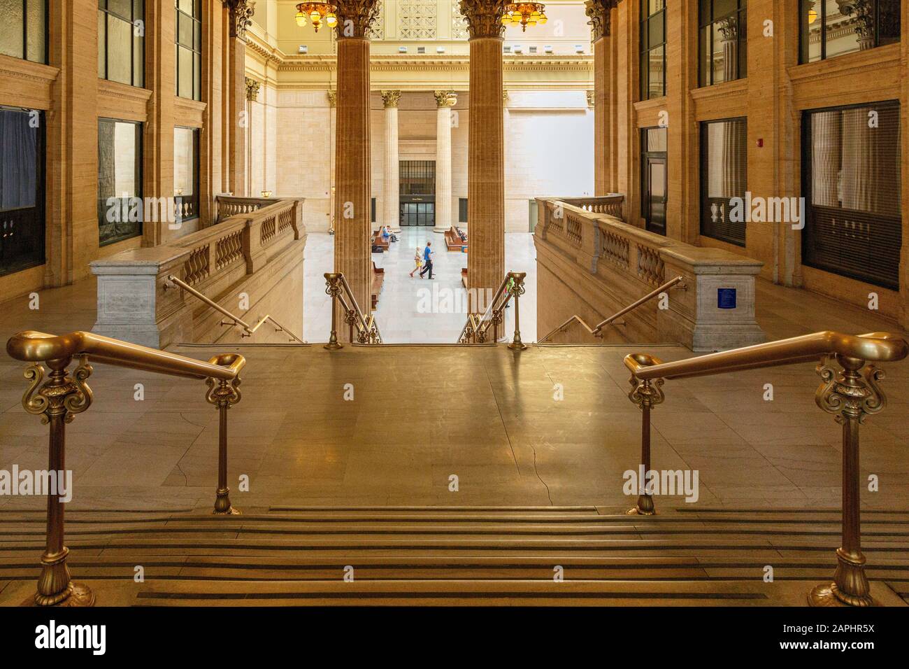 Chicago union station interior hi-res stock photography and images - Alamy