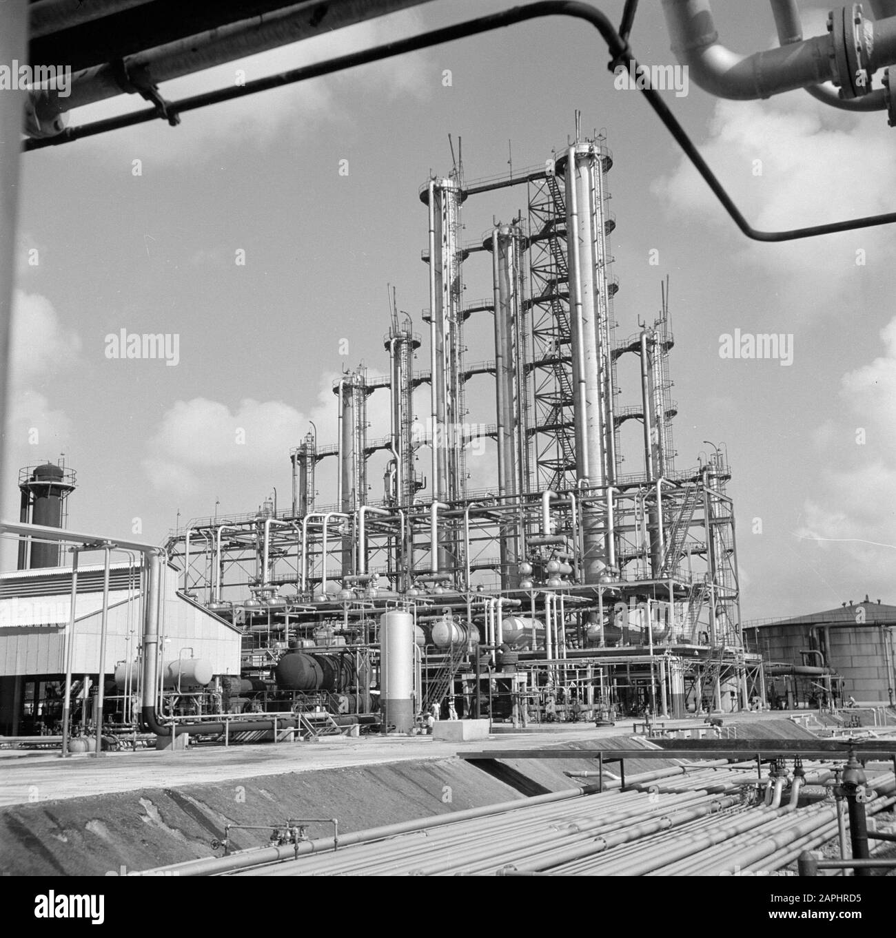 Oil refinery curacao Black and White Stock Photos & Images - Alamy