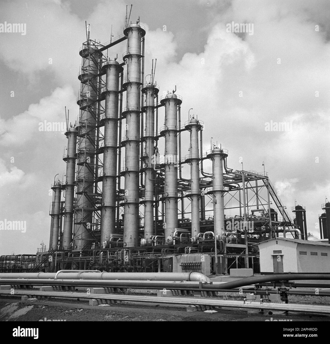 Oil refinery curacao Black and White Stock Photos & Images - Alamy