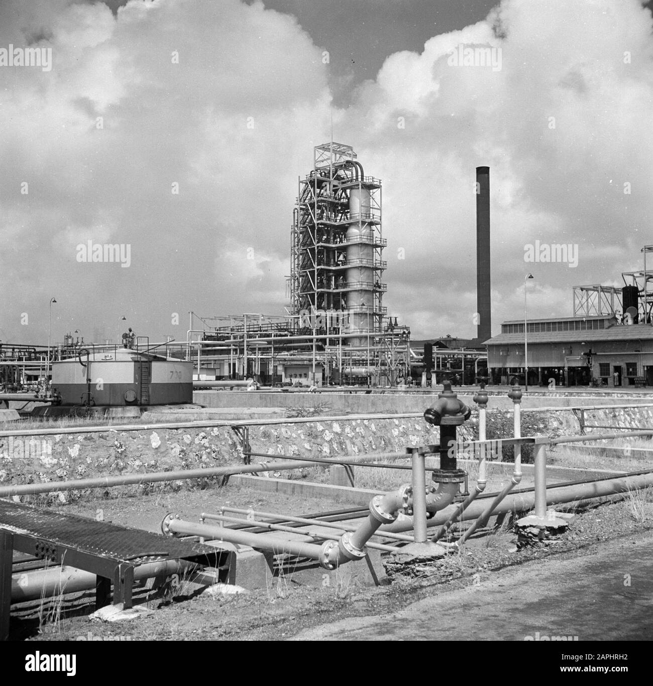 Oil refinery curacao Black and White Stock Photos & Images - Alamy