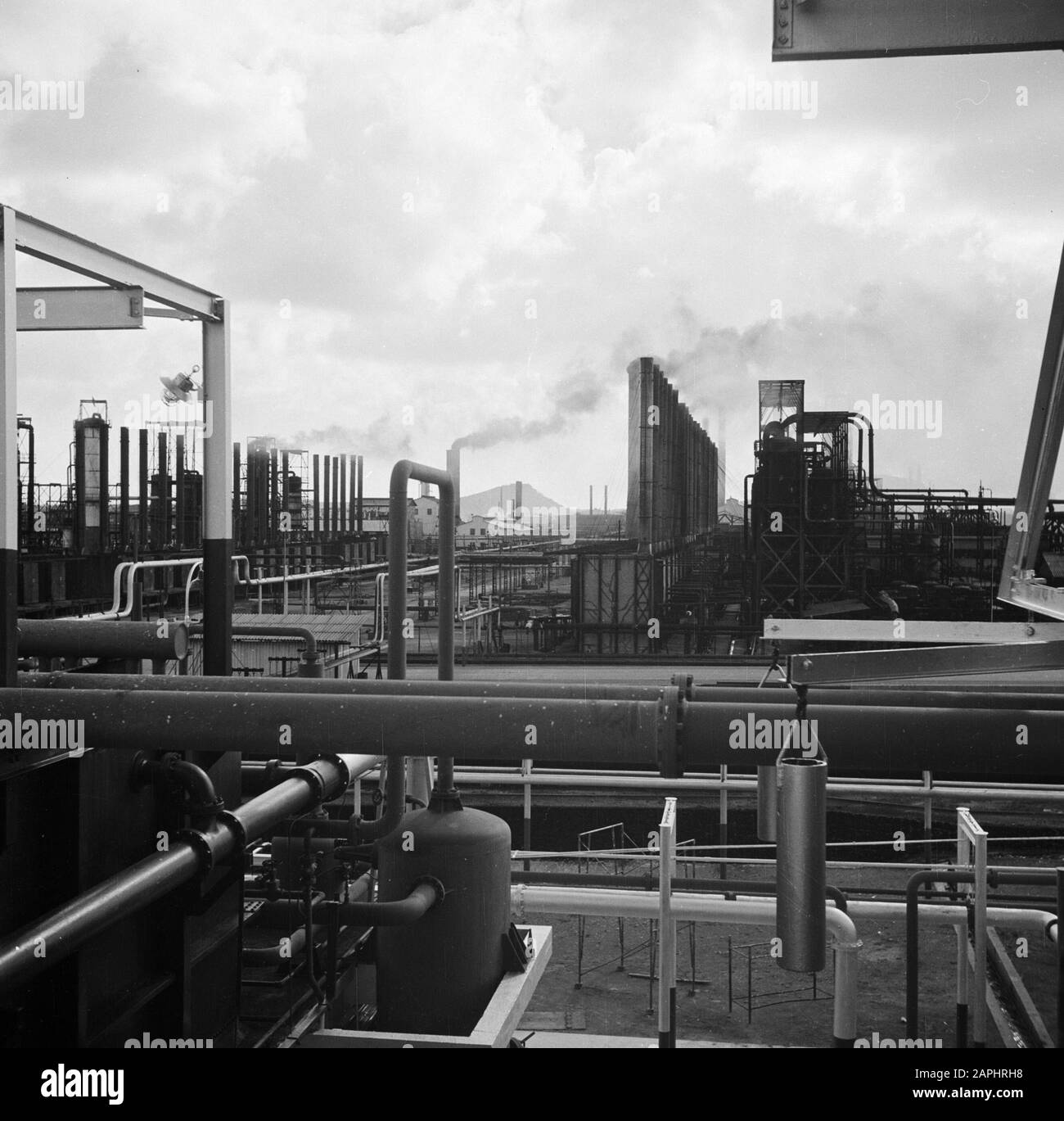 Isla oil refinery Black and White Stock Photos & Images - Alamy