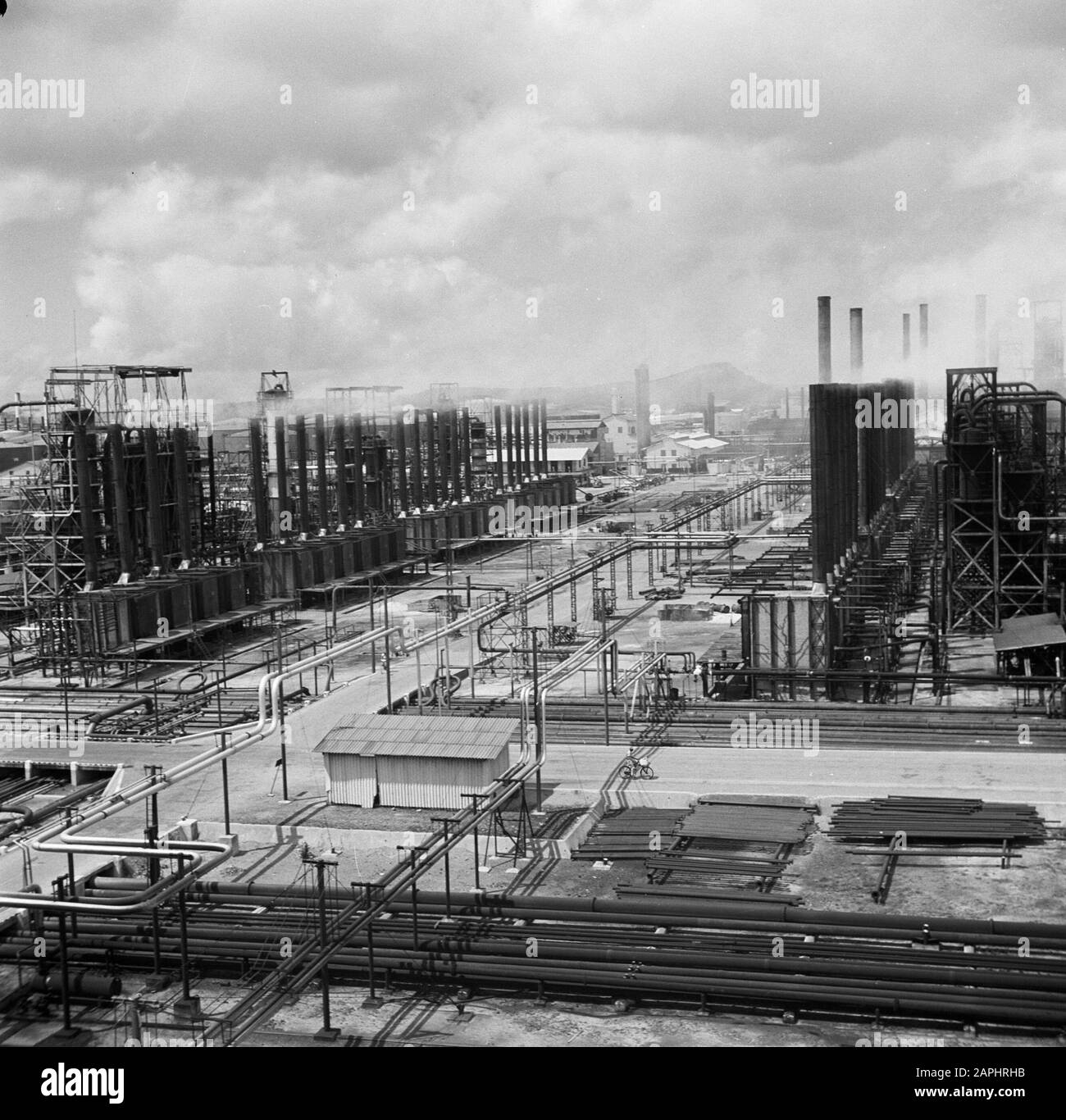 Isla oil refinery Black and White Stock Photos & Images - Alamy