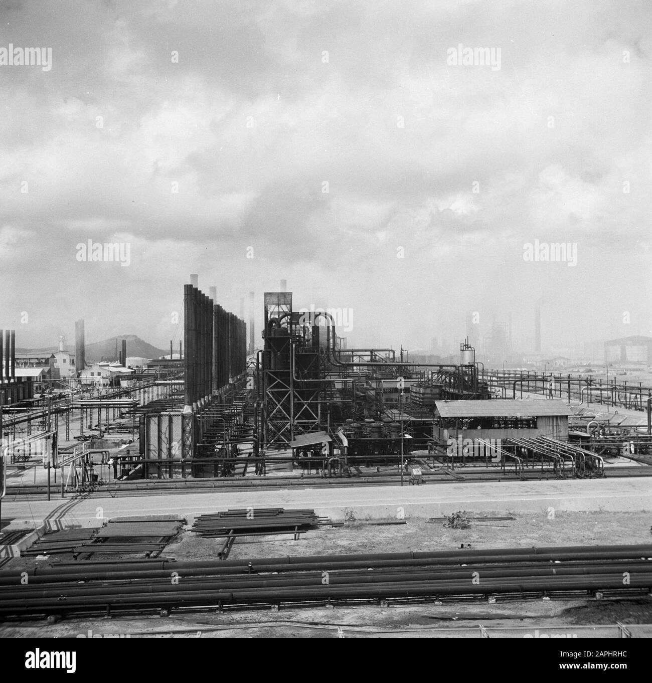 Isla oil refinery Black and White Stock Photos & Images - Alamy