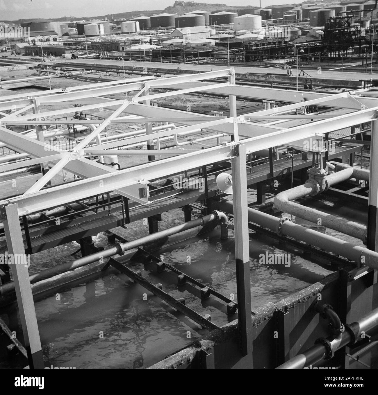 Oil refinery curacao Black and White Stock Photos & Images - Alamy