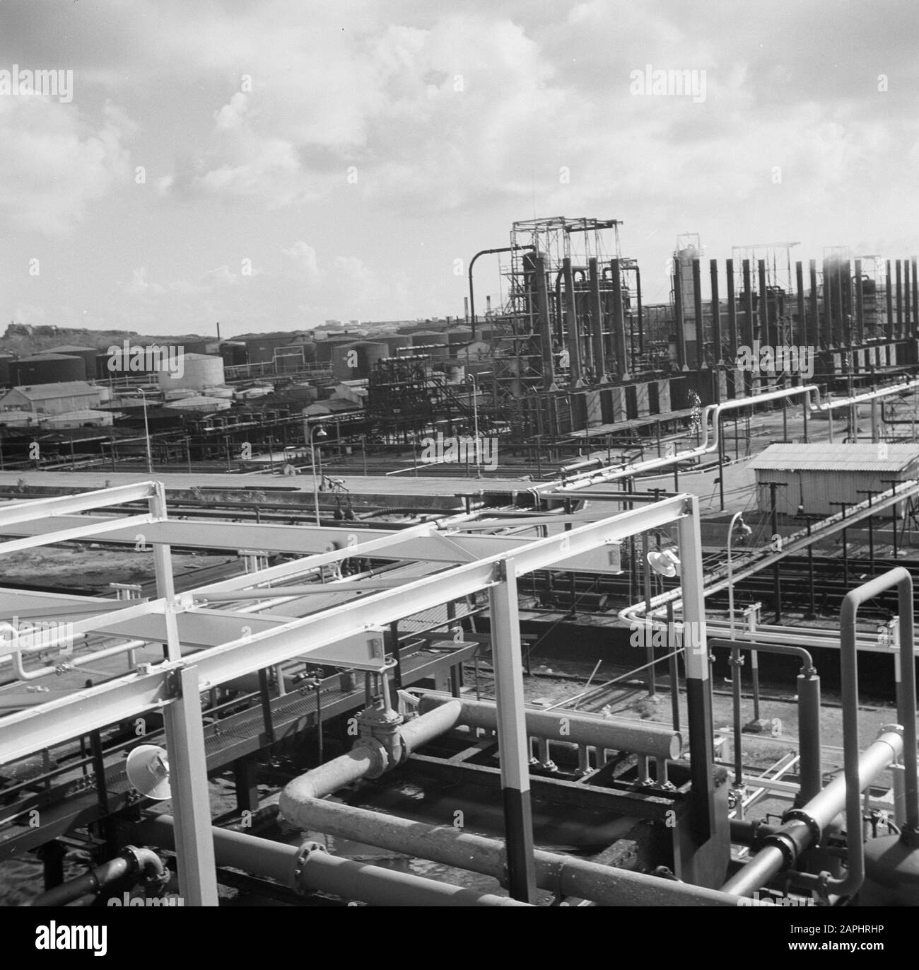 Isla oil refinery Black and White Stock Photos & Images - Alamy
