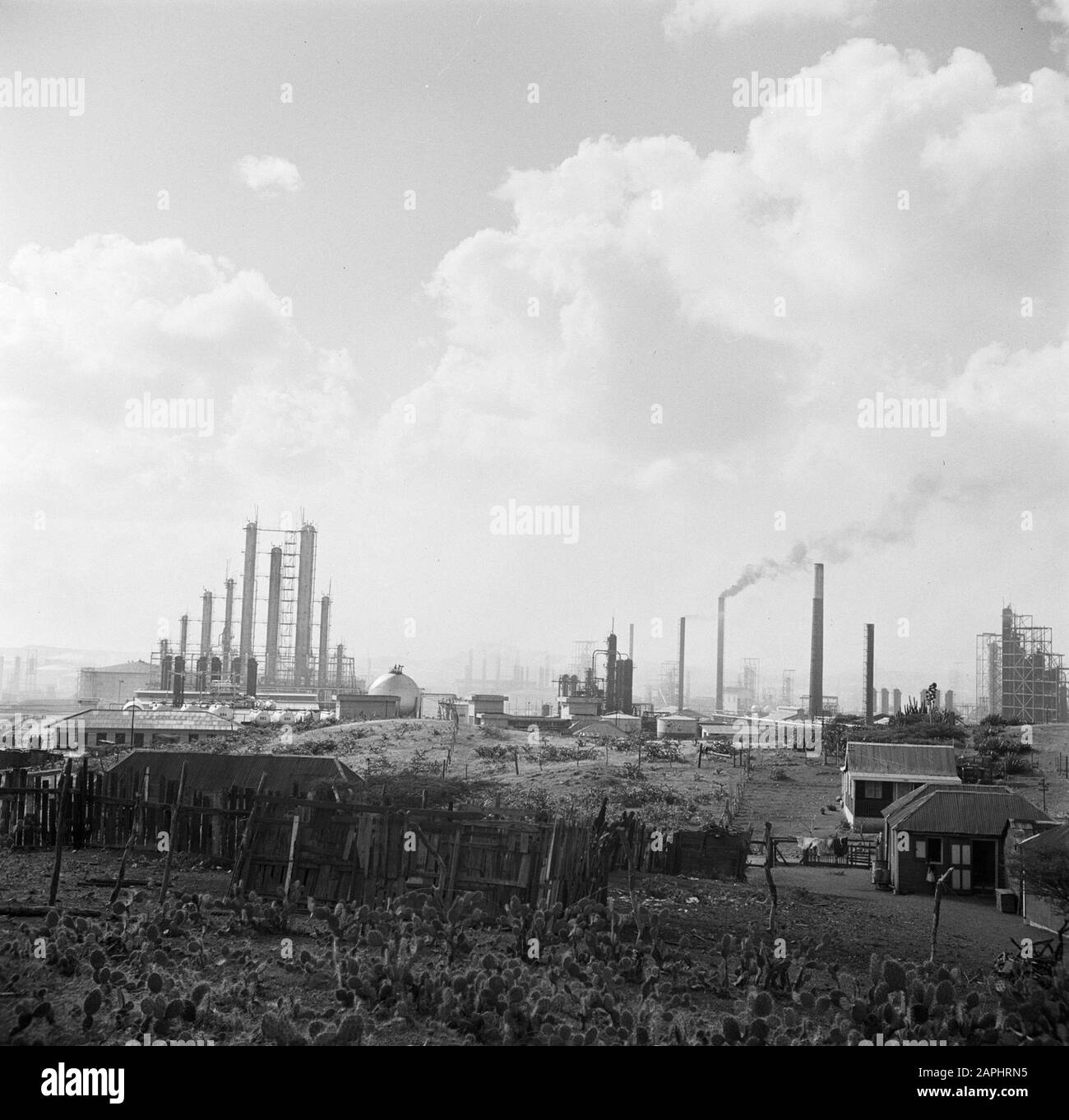 Isla oil refinery Black and White Stock Photos & Images - Alamy
