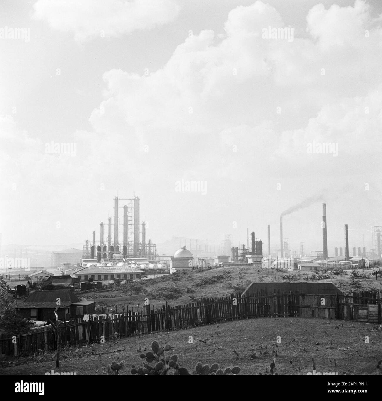 Isla oil refinery Black and White Stock Photos & Images - Alamy