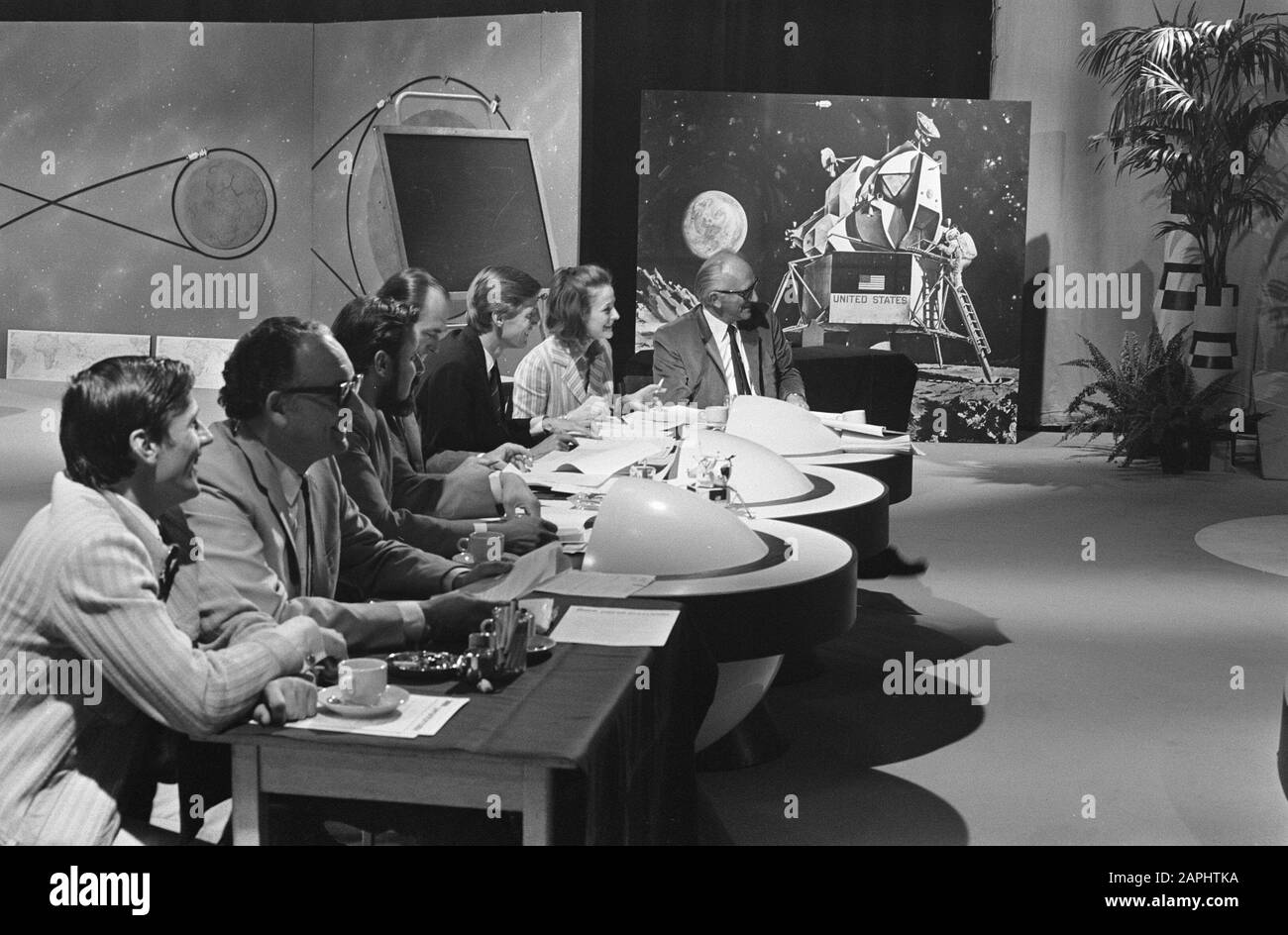1969 moon landing tv hi-res stock photography and images - Alamy