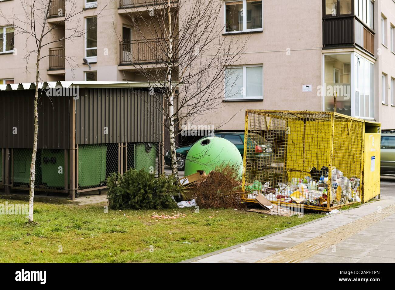 Waste thrown on the ground Stock Photo - Alamy