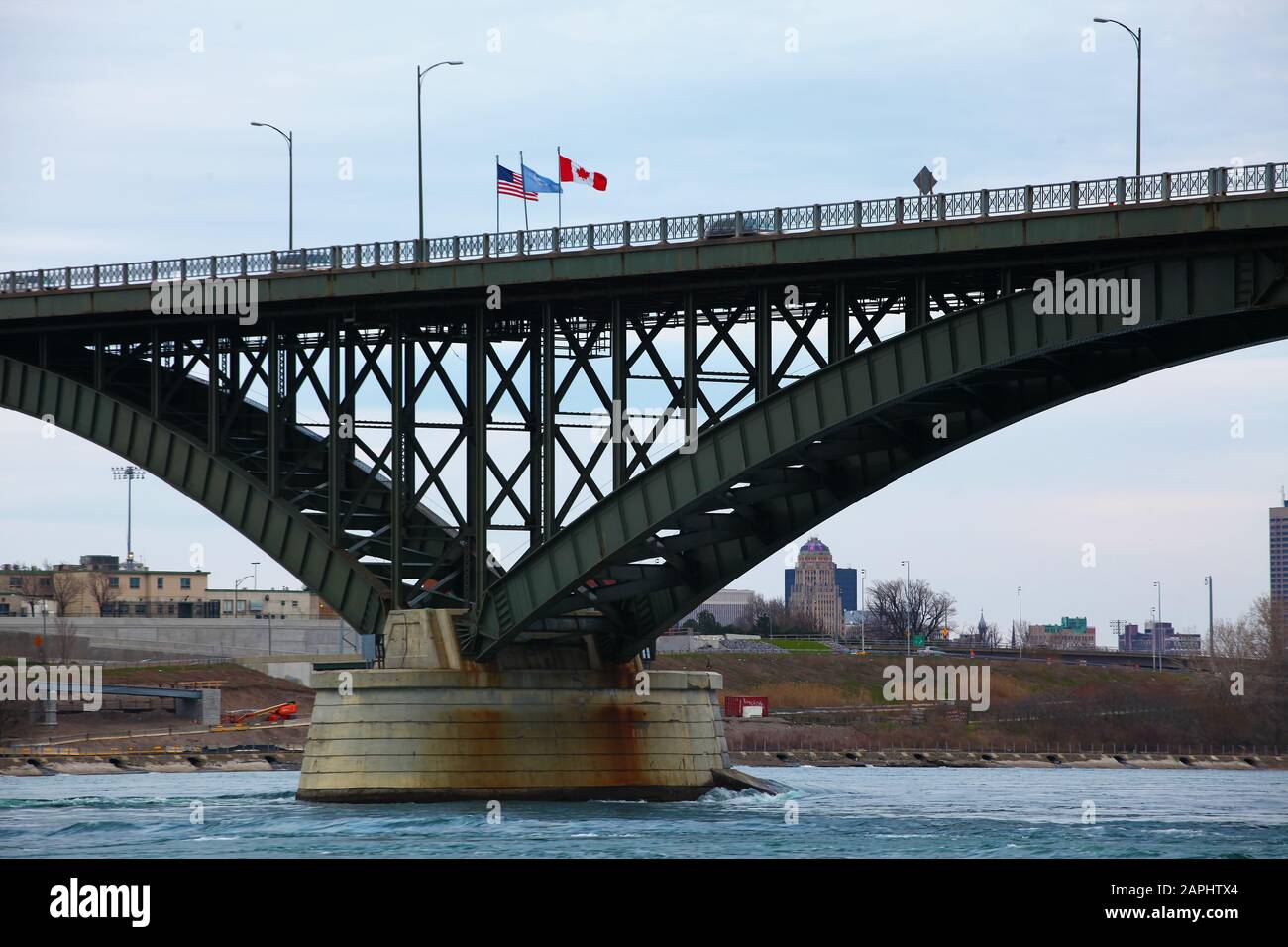 A View of traffic on the Peace Bridge Stock Photo - Alamy