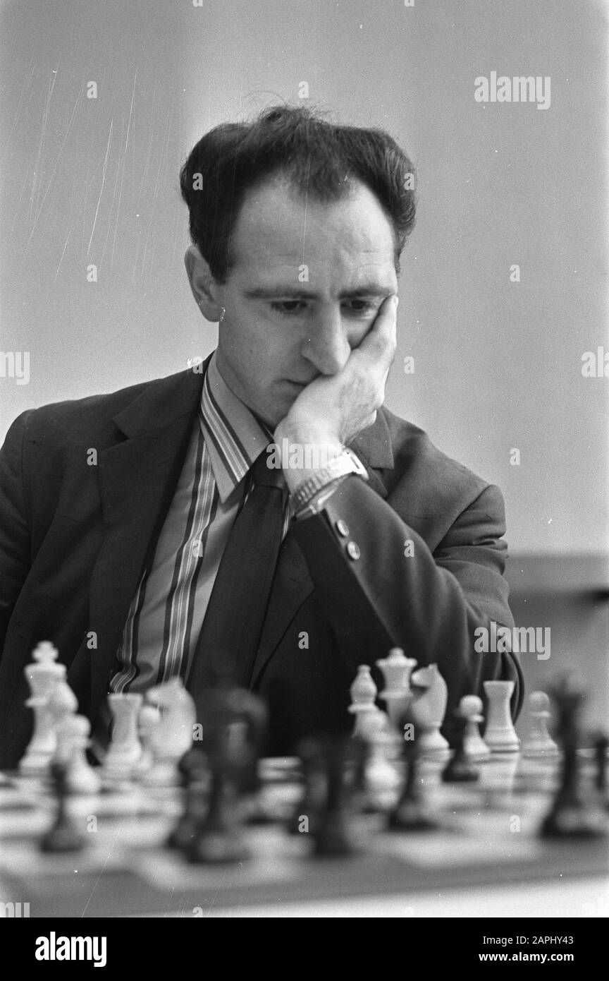 Russian chess player Black and White Stock Photos & Images - Alamy