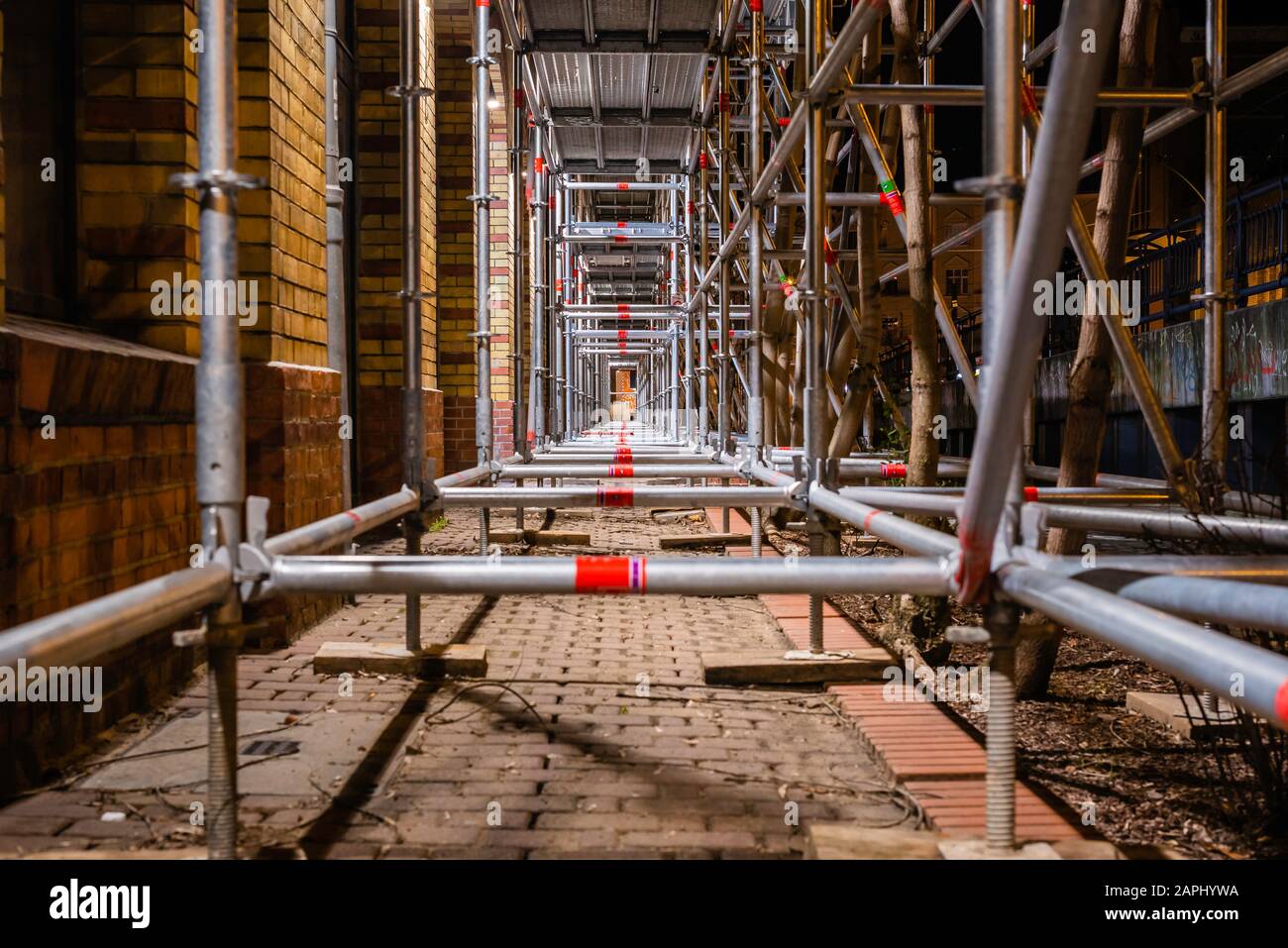 Illuminate scaffolding hi-res stock photography and images - Alamy