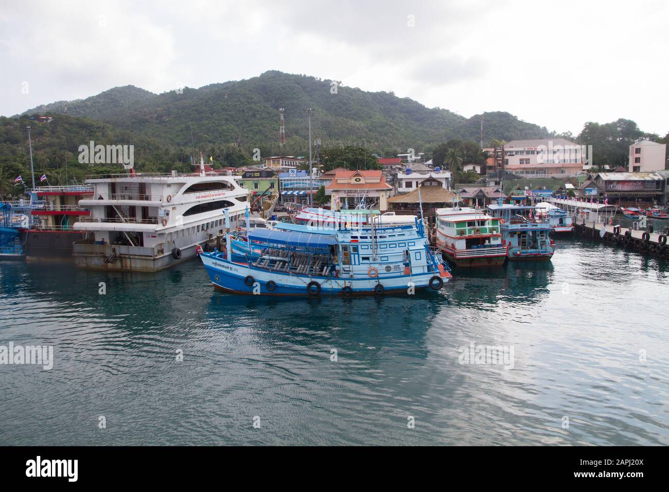 Boat on koh tao hi-res stock photography and images - Alamy