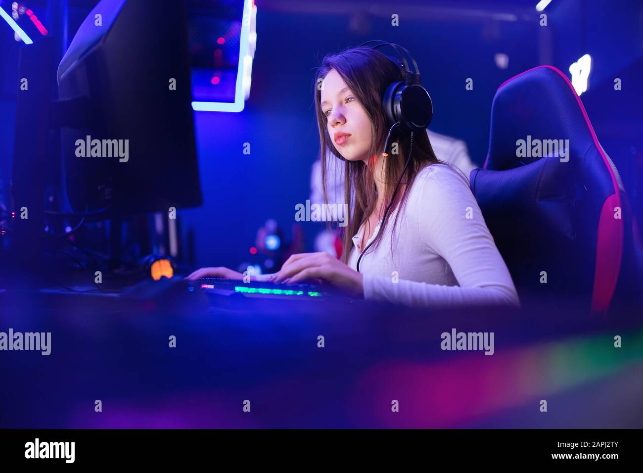 Streamer beautiful girl professional gamer smile playing online games ...