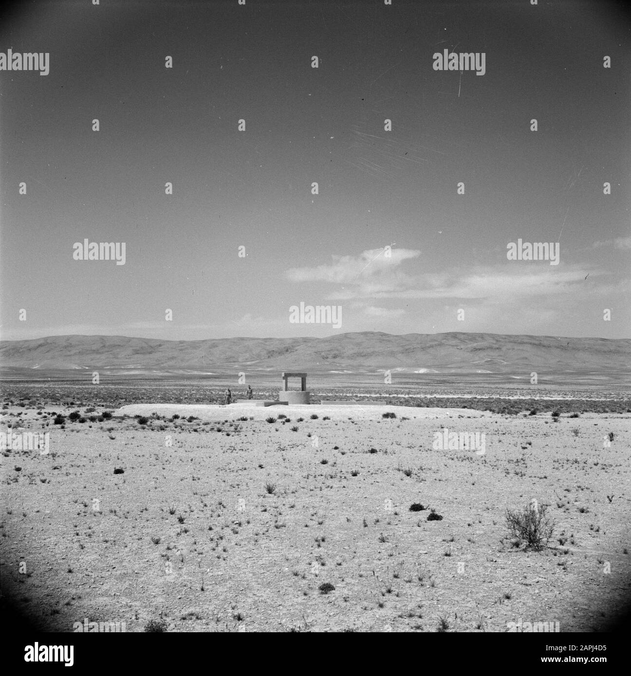 Deserts deserts deserts deserts view Black and White Stock Photos ...