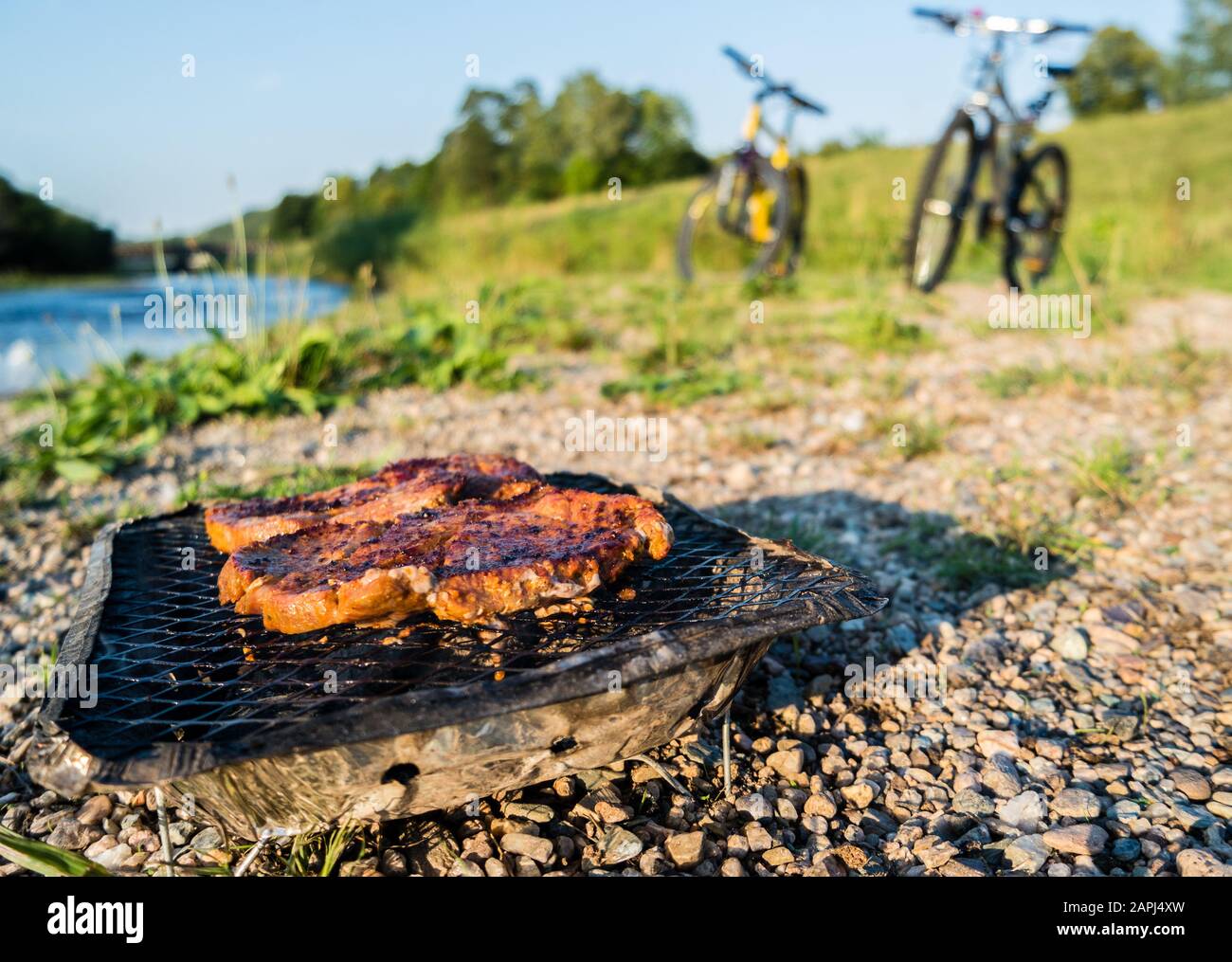Disposable barbecue hi-res stock photography and images - Alamy