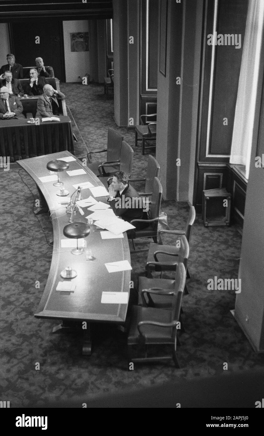 Government table sat hi-res stock photography and images - Alamy