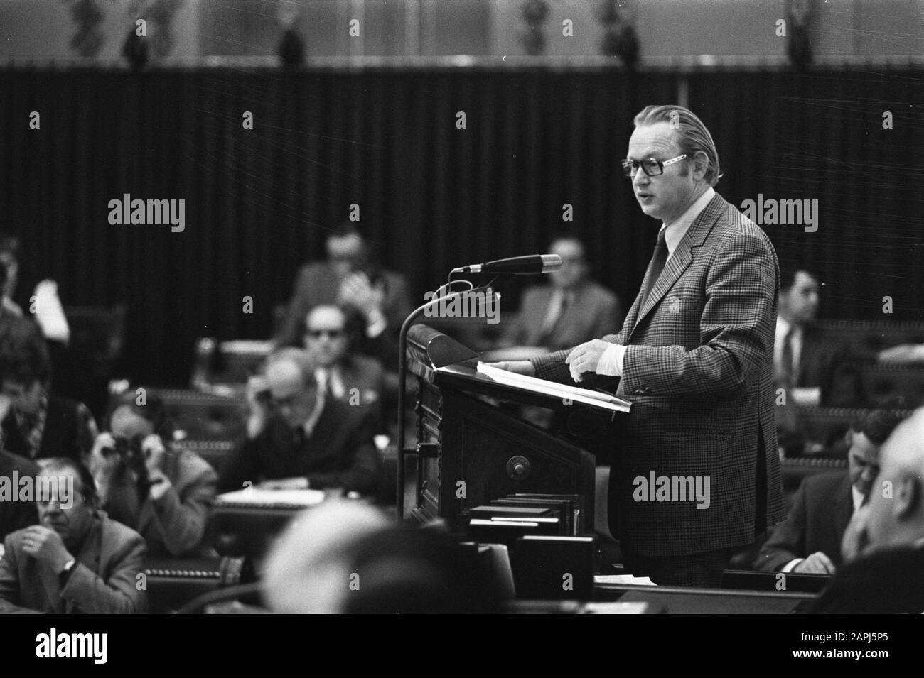 Andriessen speaks hi-res stock photography and images - Alamy