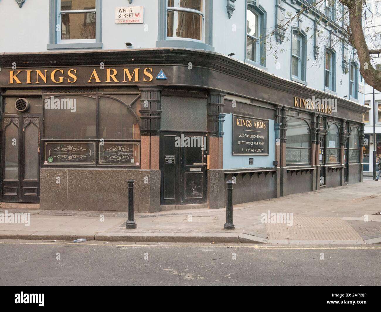 Kings Arms in London's Wells Street. Uncertain whether this pub has ...