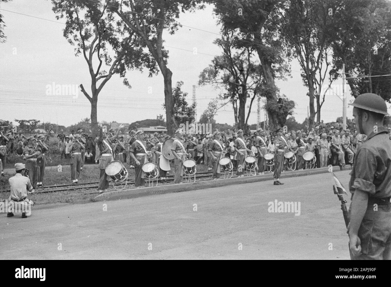Farewell parade 3rd Infantry Brigade Group Description: Defilé. Corps ...