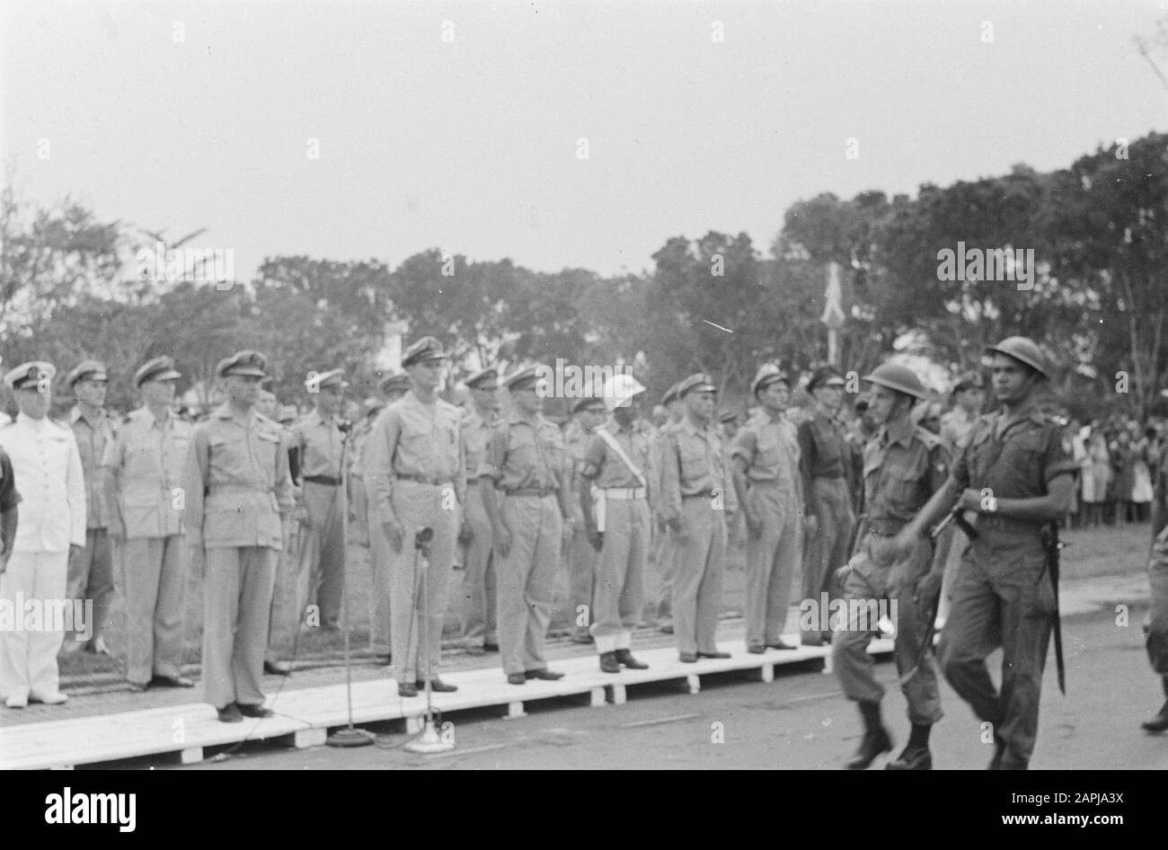 High award ceremony by General Spoor op het Burg. Bishop Square in ...