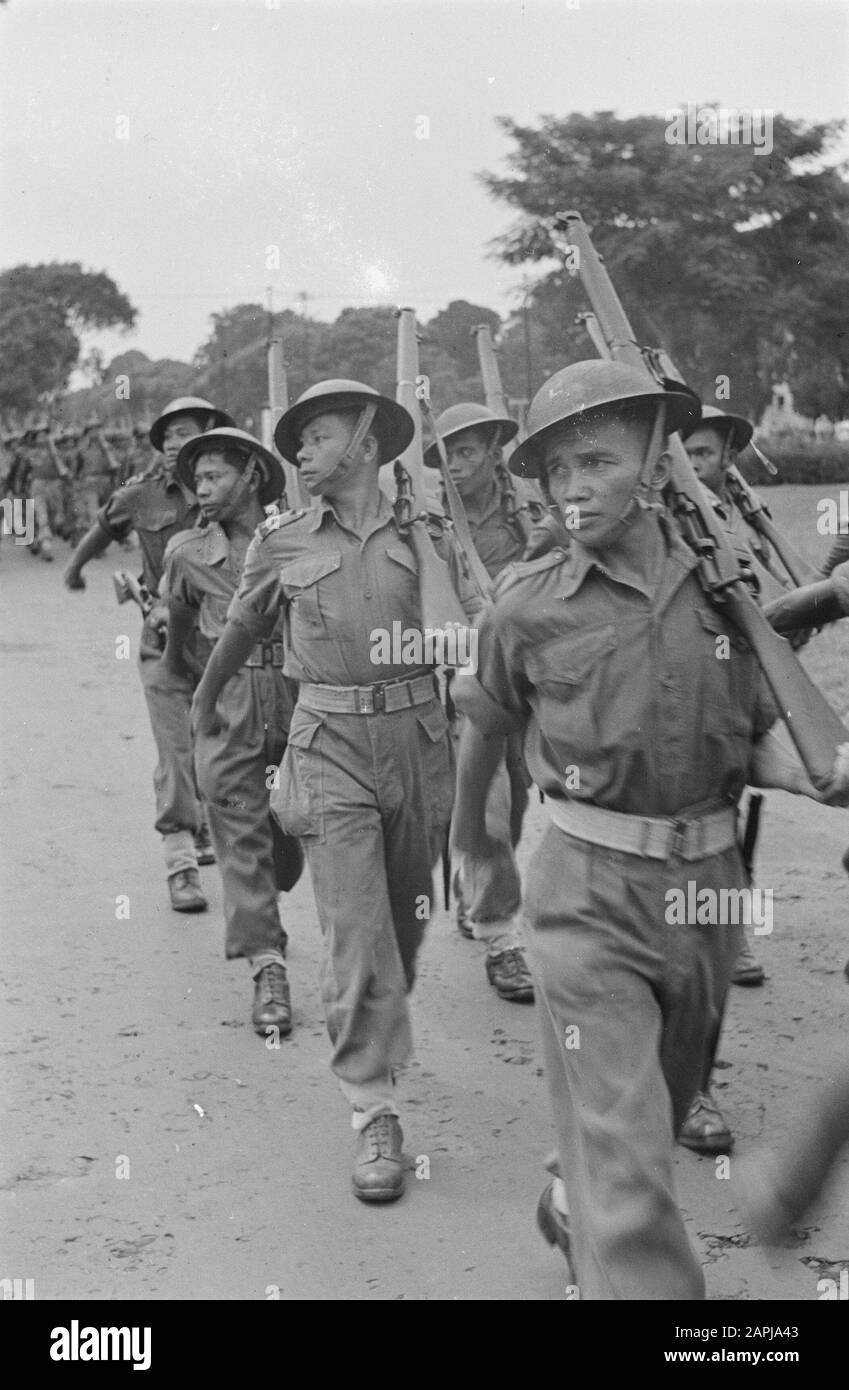High award ceremony by General Spoor op het Burg. Bishop Square in ...