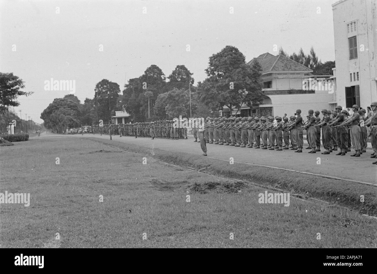 High award ceremony by General Spoor op het Burg. Bishop Square in ...