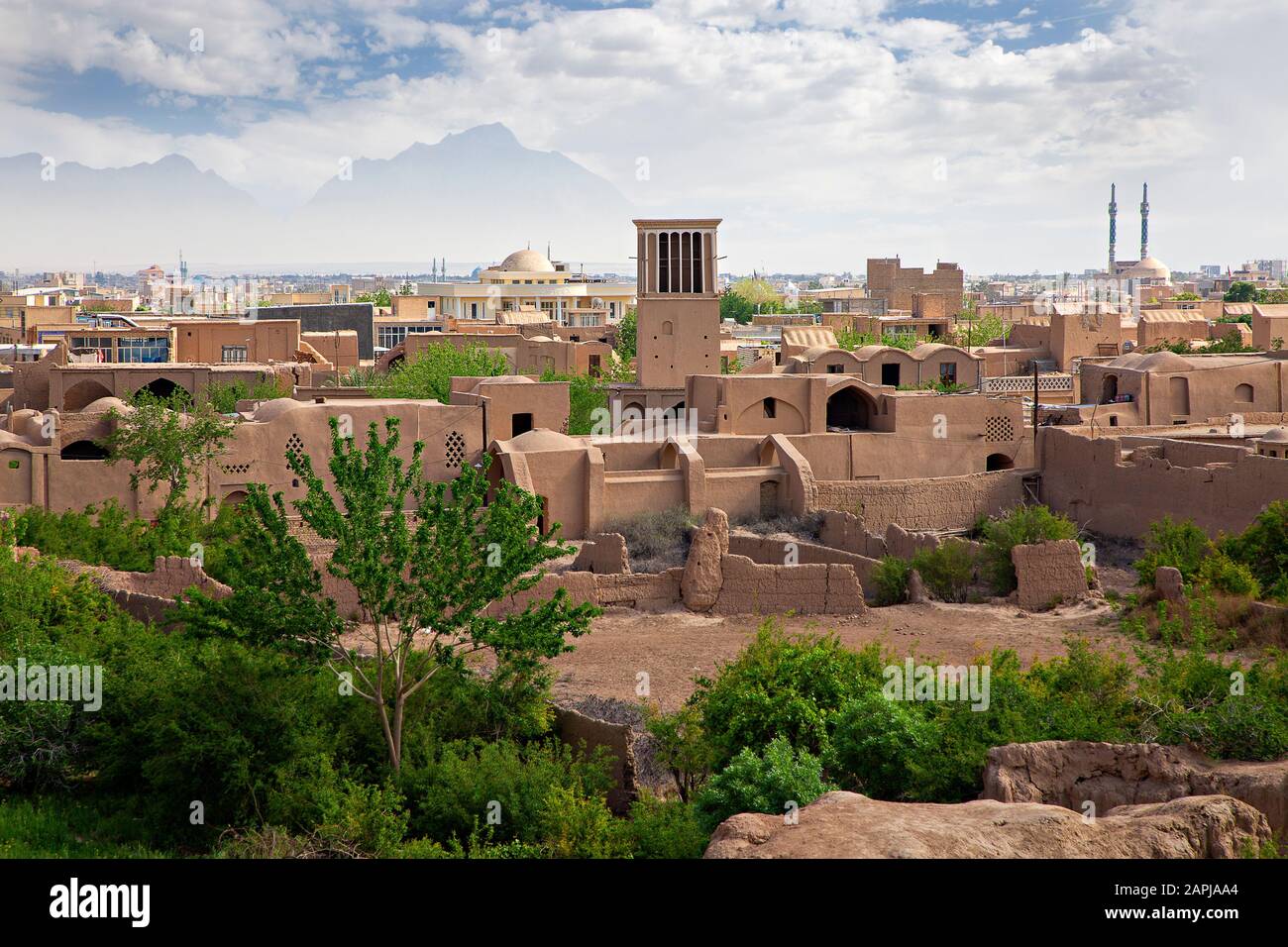 View over the city of Meybod in Iran Stock Photo - Alamy