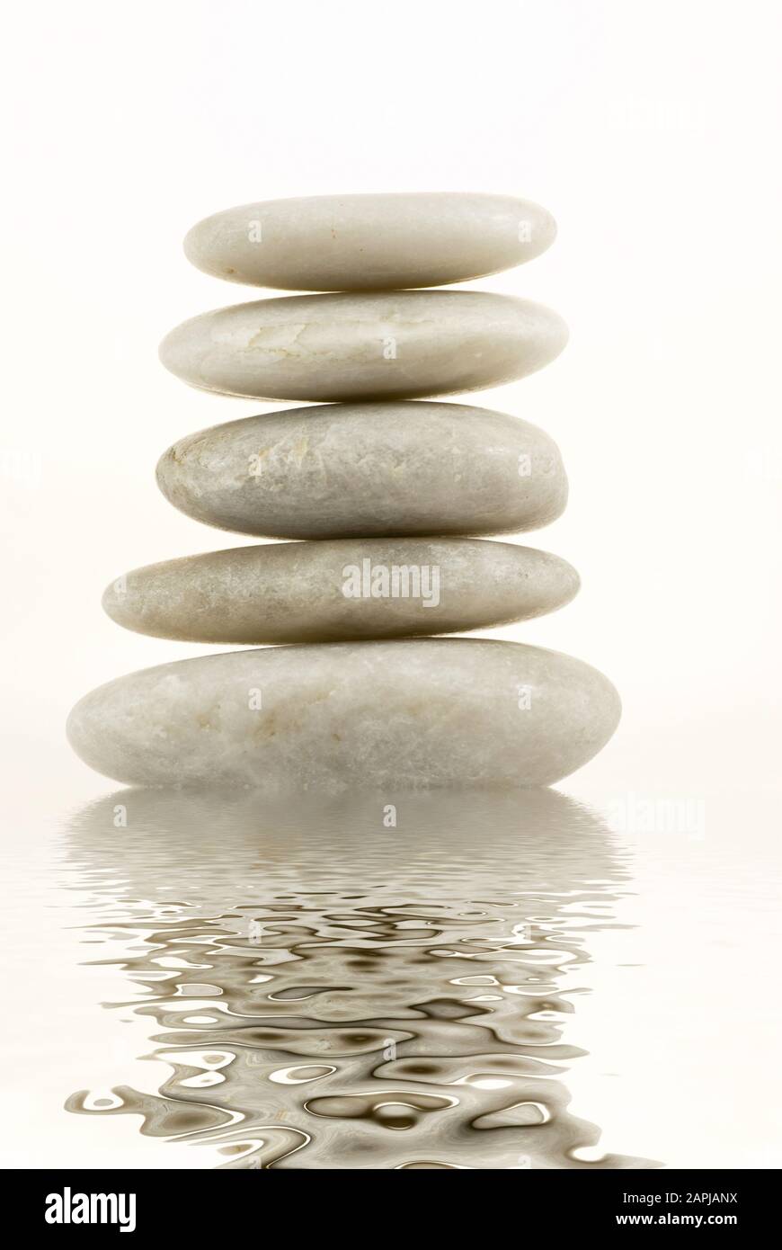 Stone pyramid garden hi-res stock photography and images - Alamy