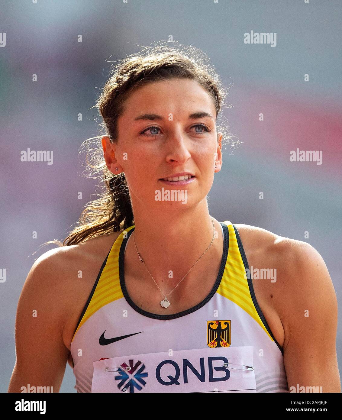 Womens 800m heat 1 hi-res stock photography and images - Alamy