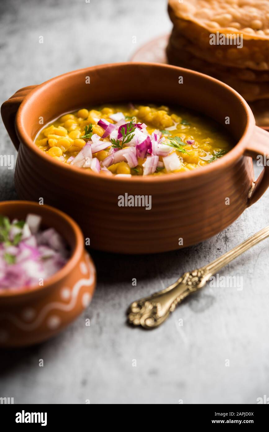 Dal pakwan is an authentic Sindhi breakfast. It is a combination of ...