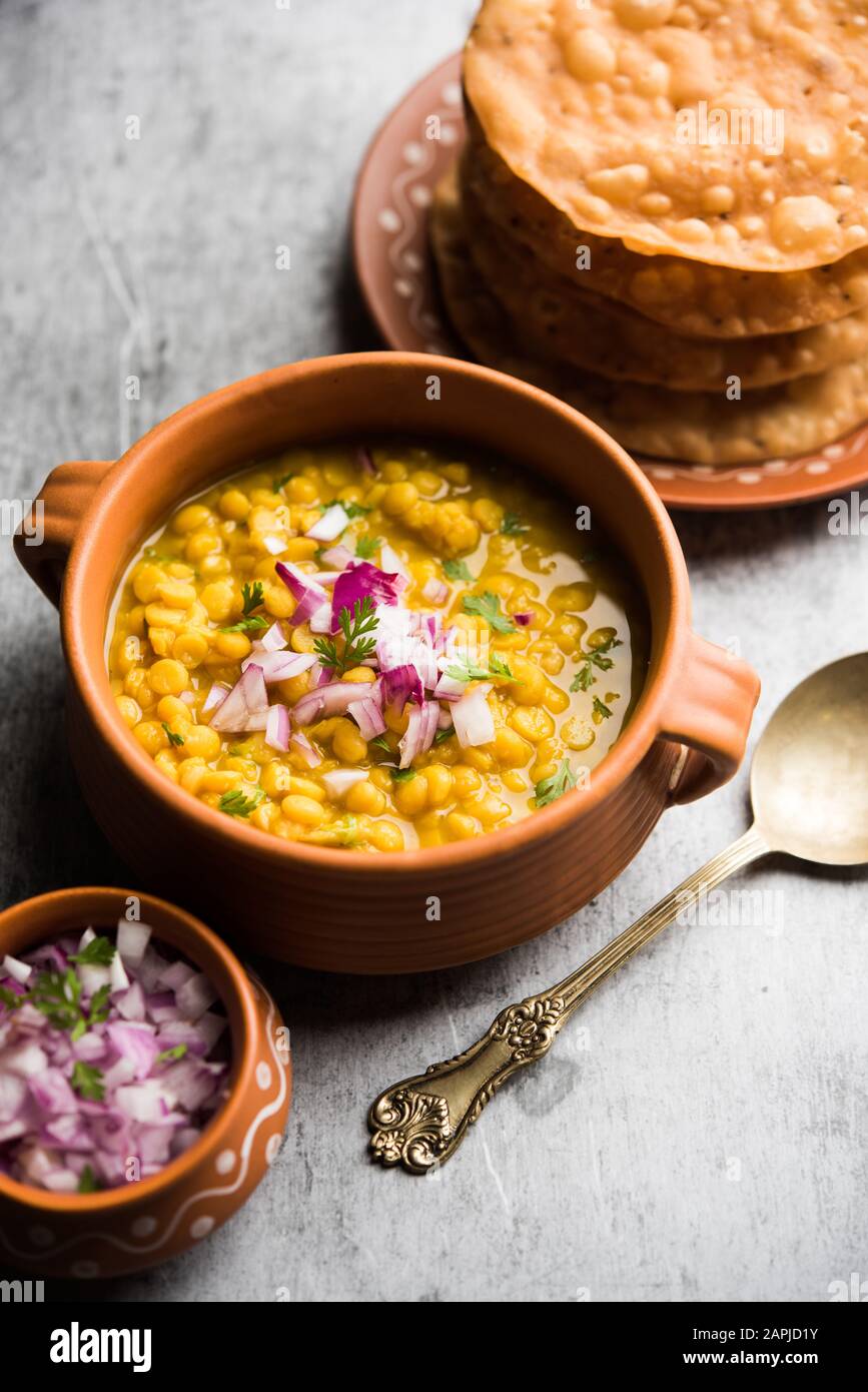 Dal pakwan is an authentic Sindhi breakfast. It is a combination of ...