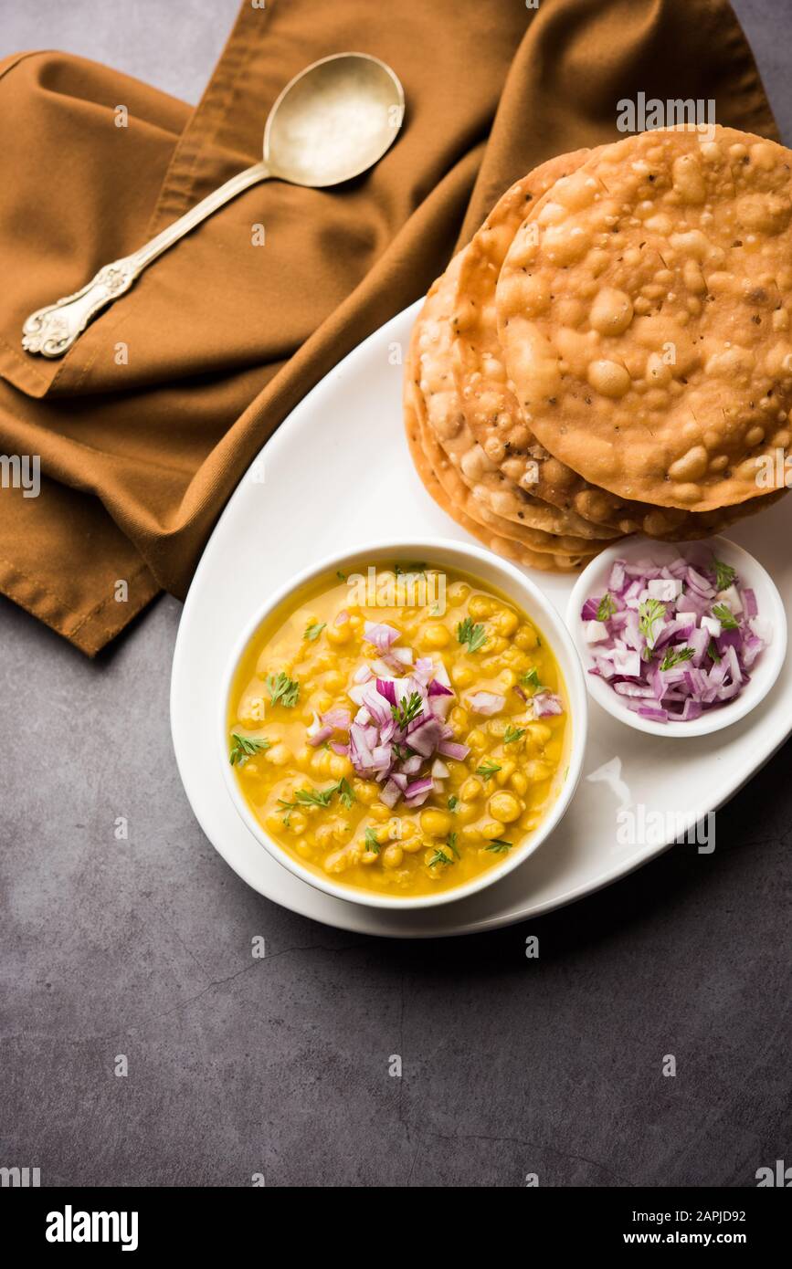 Dal pakwan is an authentic Sindhi breakfast. It is a combination of ...