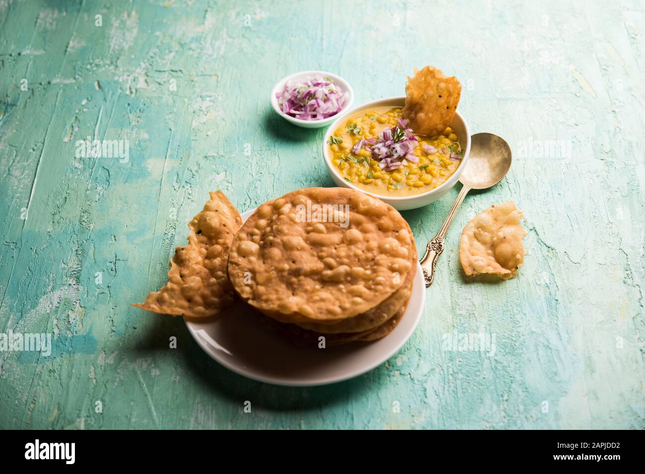 Dal pakwan is an authentic Sindhi breakfast. It is a combination of ...