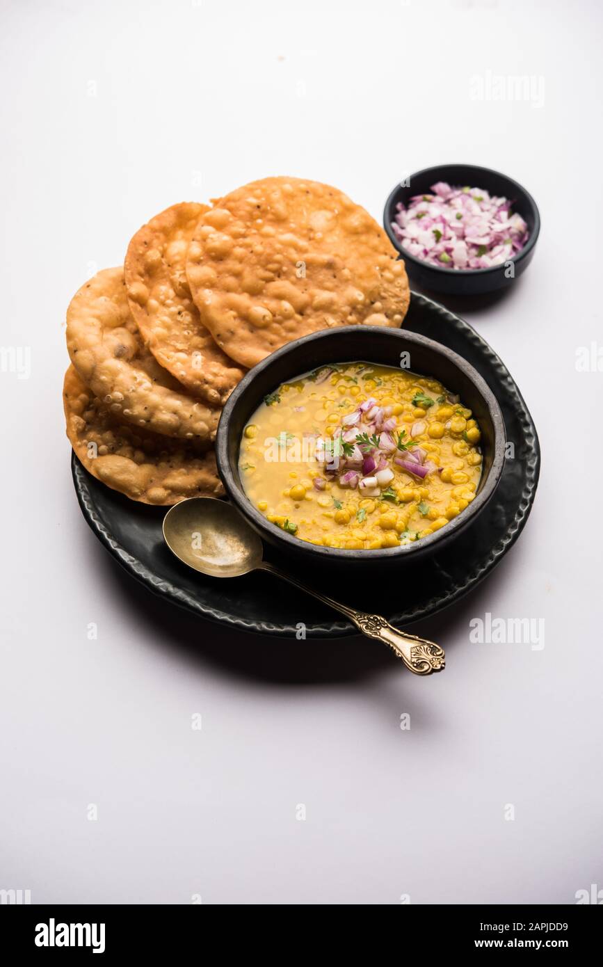 Dal pakwan is an authentic Sindhi breakfast. It is a combination of ...