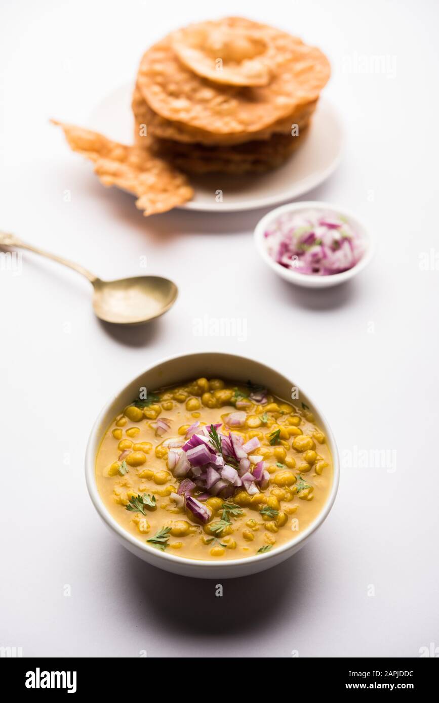 Dal pakwan is an authentic Sindhi breakfast. It is a combination of ...