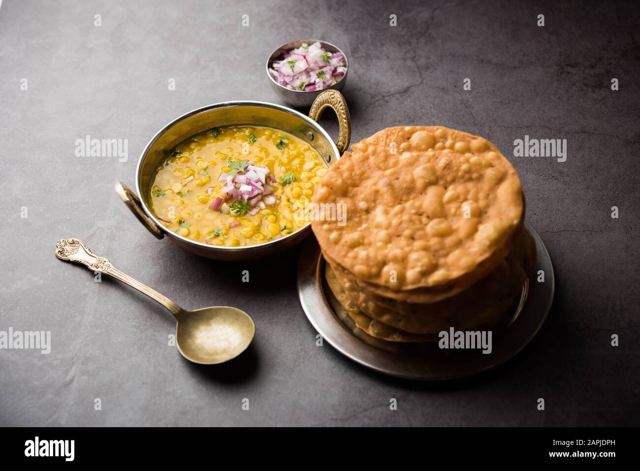 Dal pakwan is an authentic Sindhi breakfast. It is a combination of ...