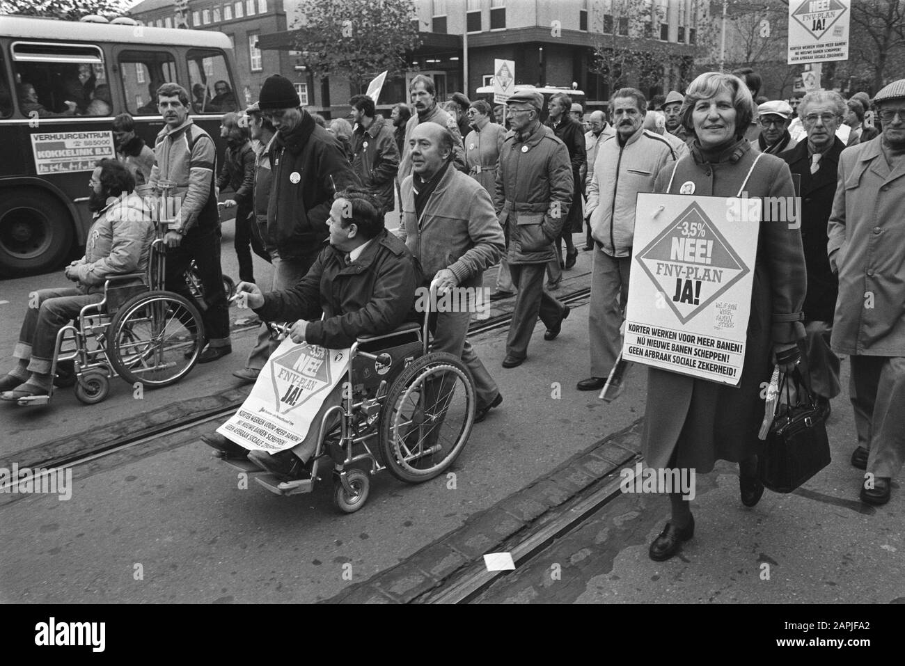 Benefits claimants hi-res stock photography and images - Alamy