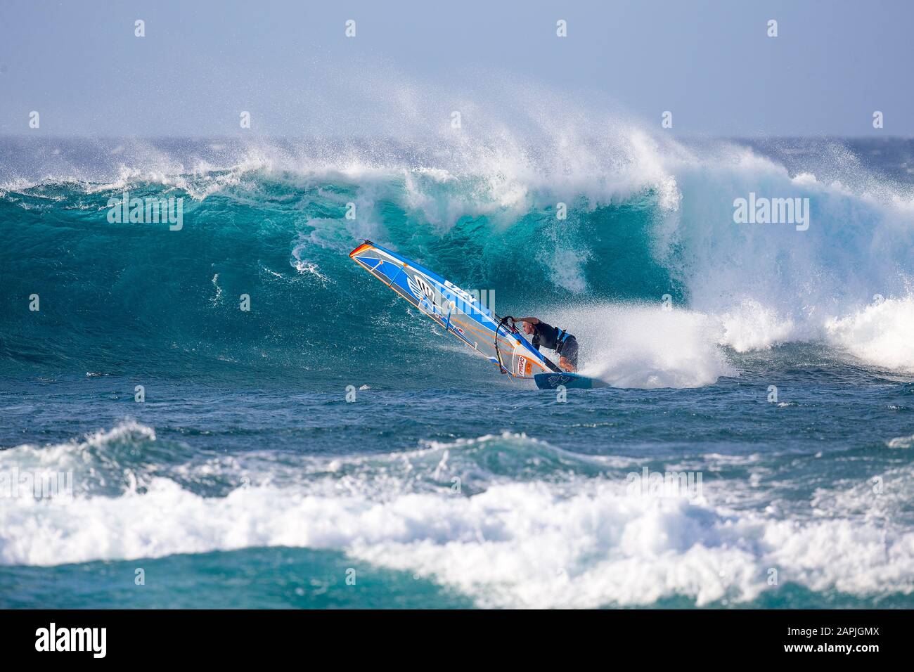 Windsurfing hawaii hi-res stock photography and images - Alamy