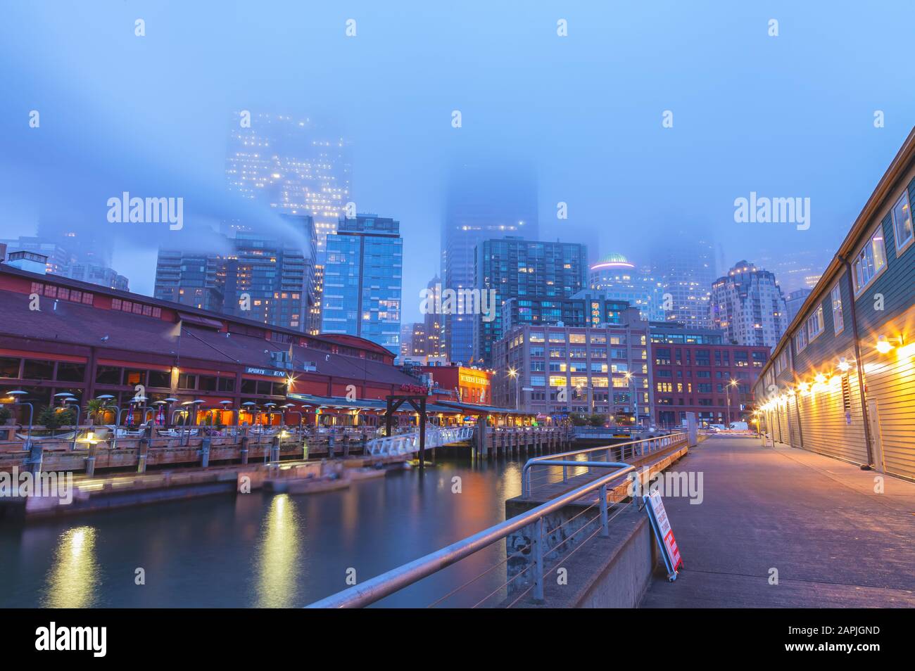Pier 56 seattle hi-res stock photography and images - Alamy