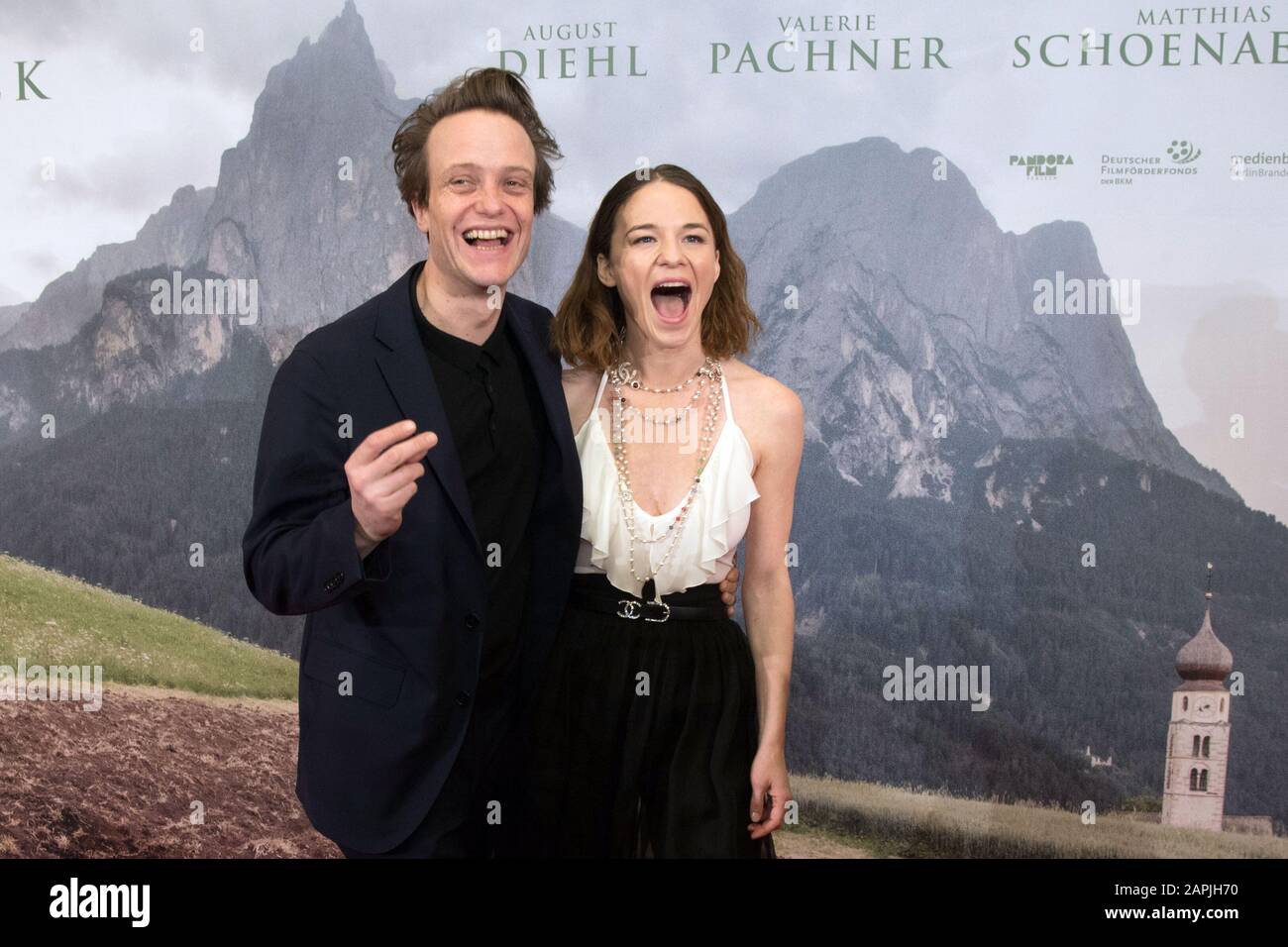 Berlin, Germany. 23rd Jan, 2020. The actors August Diehl and Valerie ...