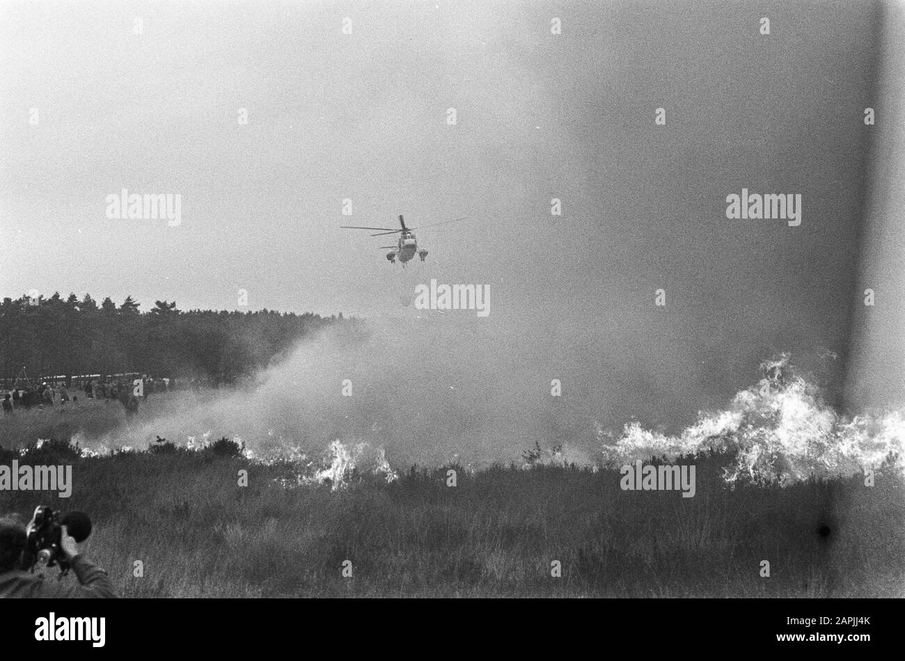 Demonstration with helicopter for forest fire on Hoge Veluwe helicopter ...
