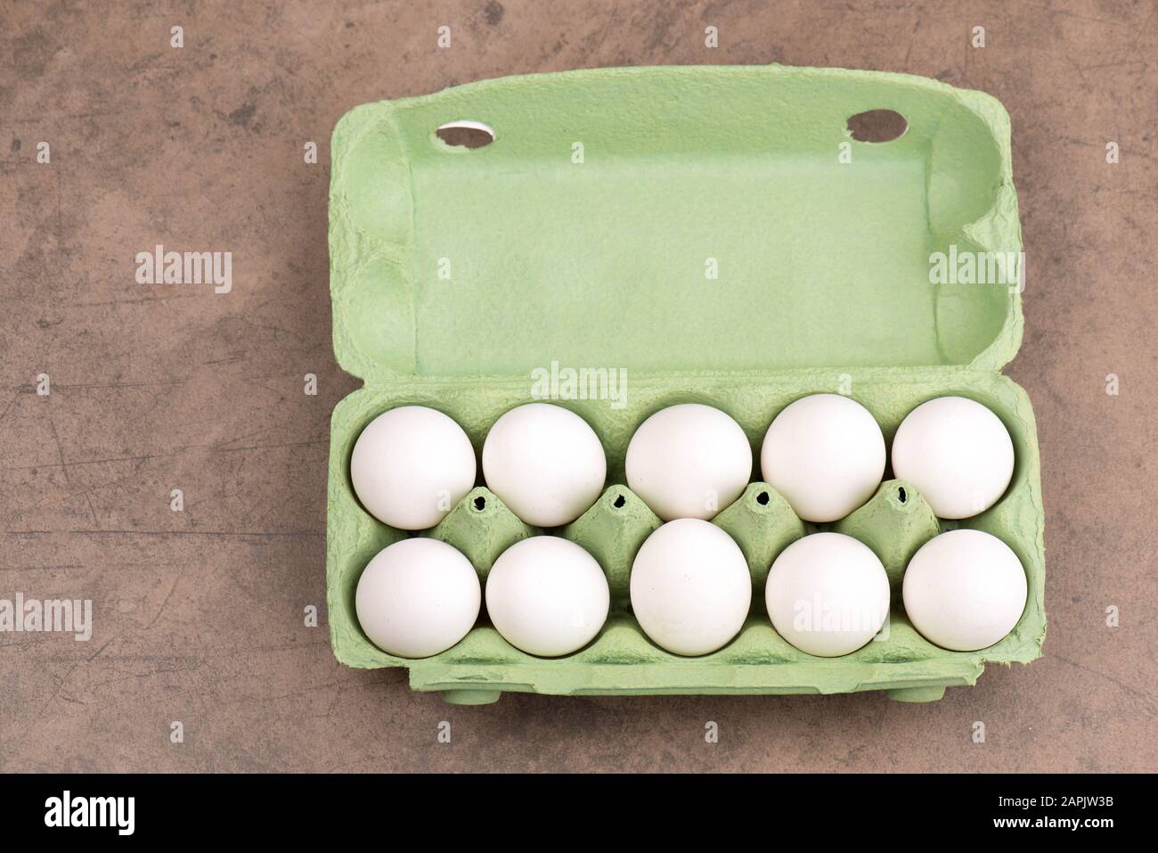 Chicken nest empty hi-res stock photography and images - Alamy