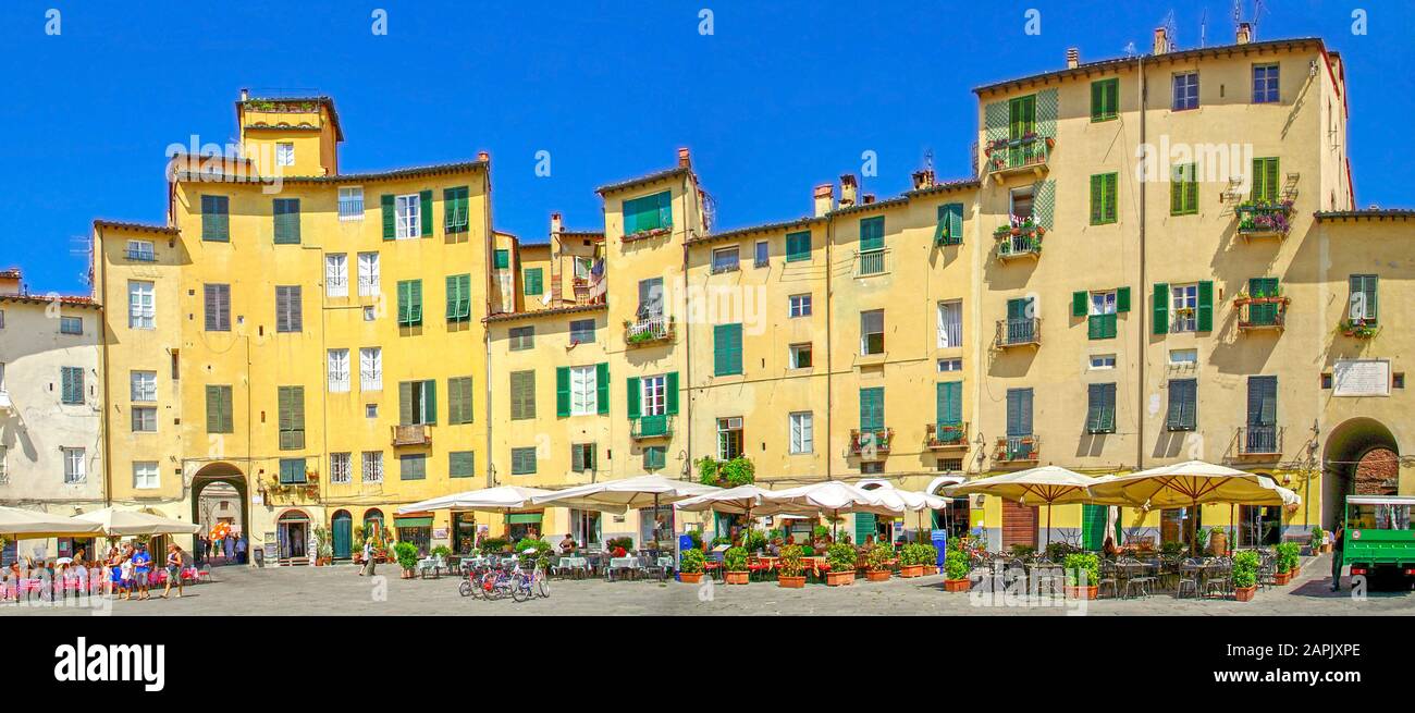 Piazza dell'Anfiteatro, old town square in Lucca, Tuscany, Italy Stock ...