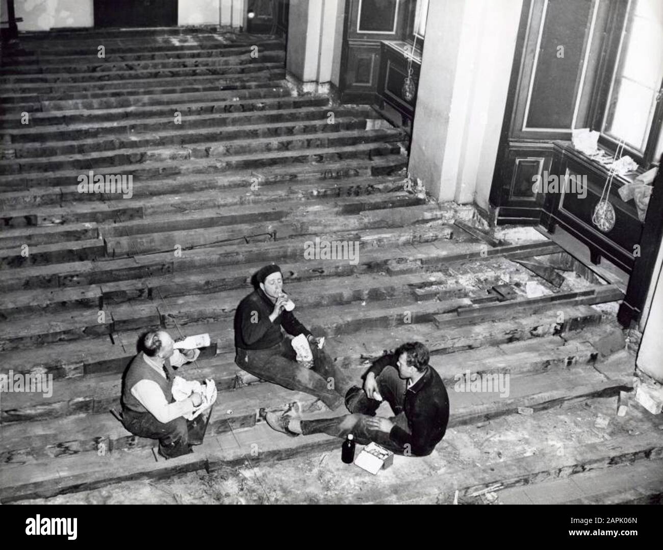 Workermen hi-res stock photography and images - Alamy