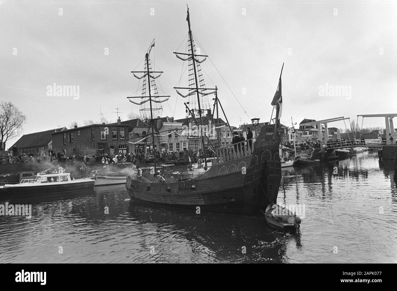 Den Briel seized by watergeuzen as in 1572; ship van de Geuzen for Den ...