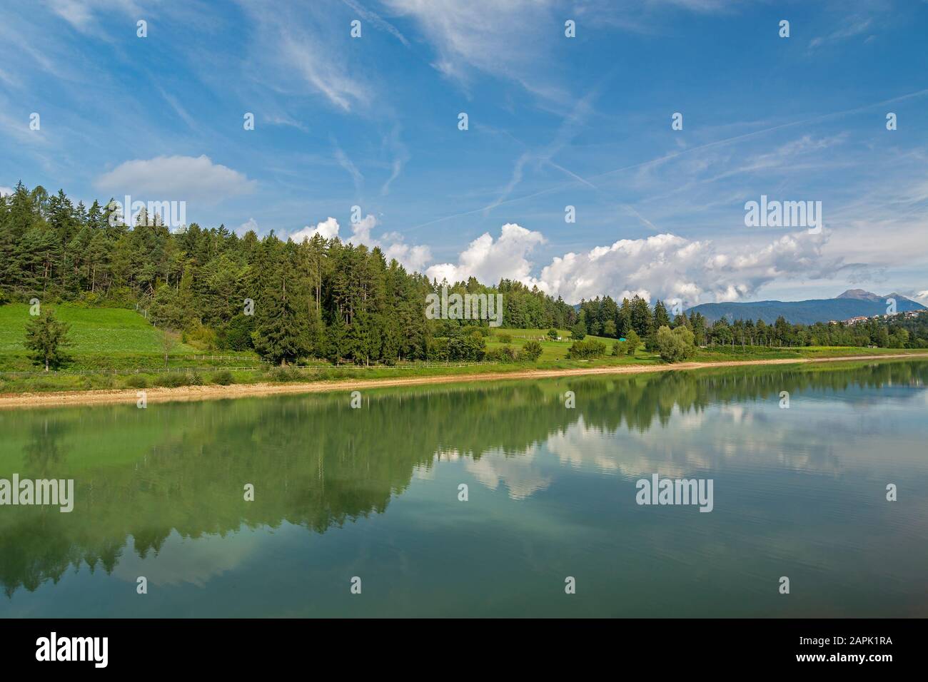Due laghi hi-res stock photography and images - Alamy