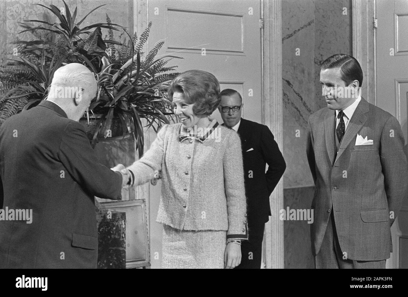 Third gift day for Princess Beatrix and Claus at Soestdijk Palace ...